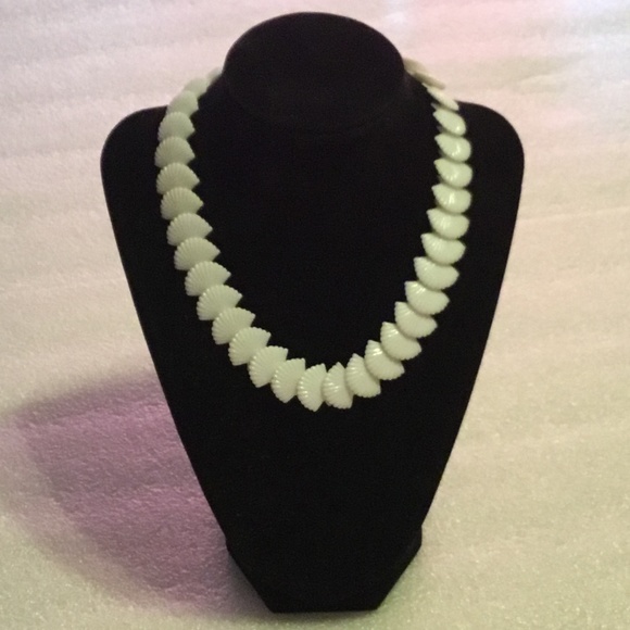 Jewelry | Vintage Lovely White Plastic Shell Necklace | Poshmark